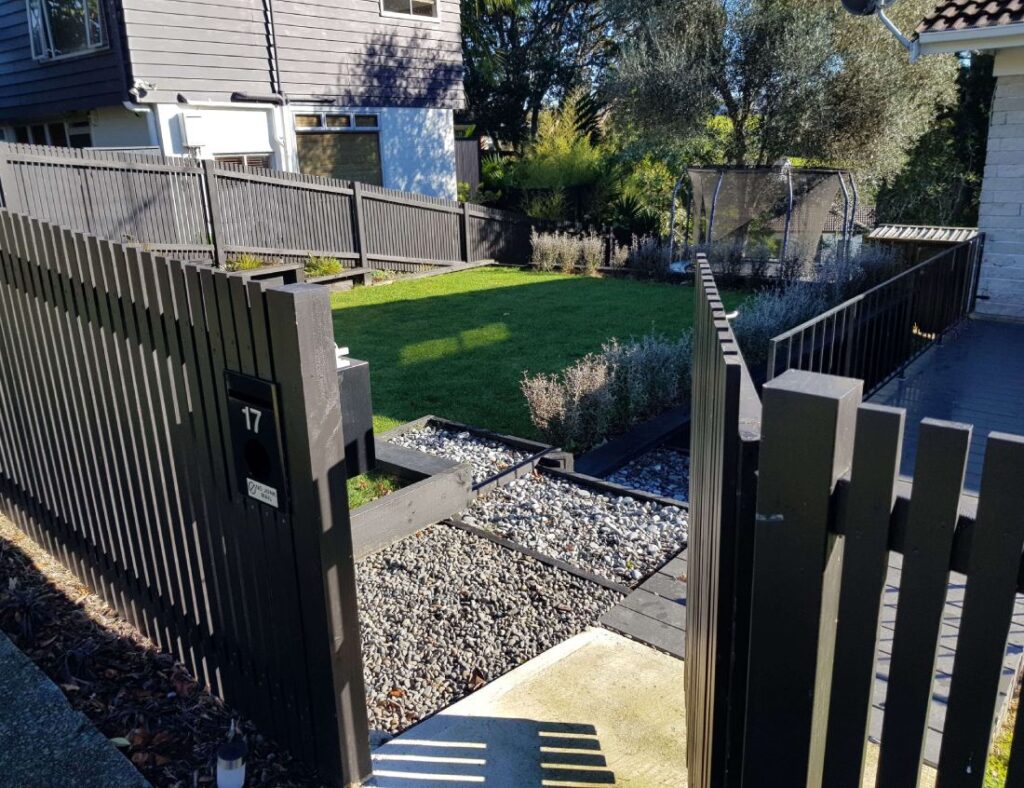 #1 Rated Auckland Fence Builders // Get A FREE Estimate