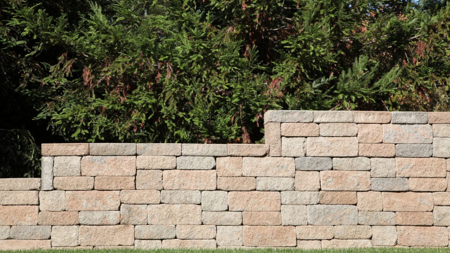Keystone Retaining Walls: Benefits, Types & Installation Tips
